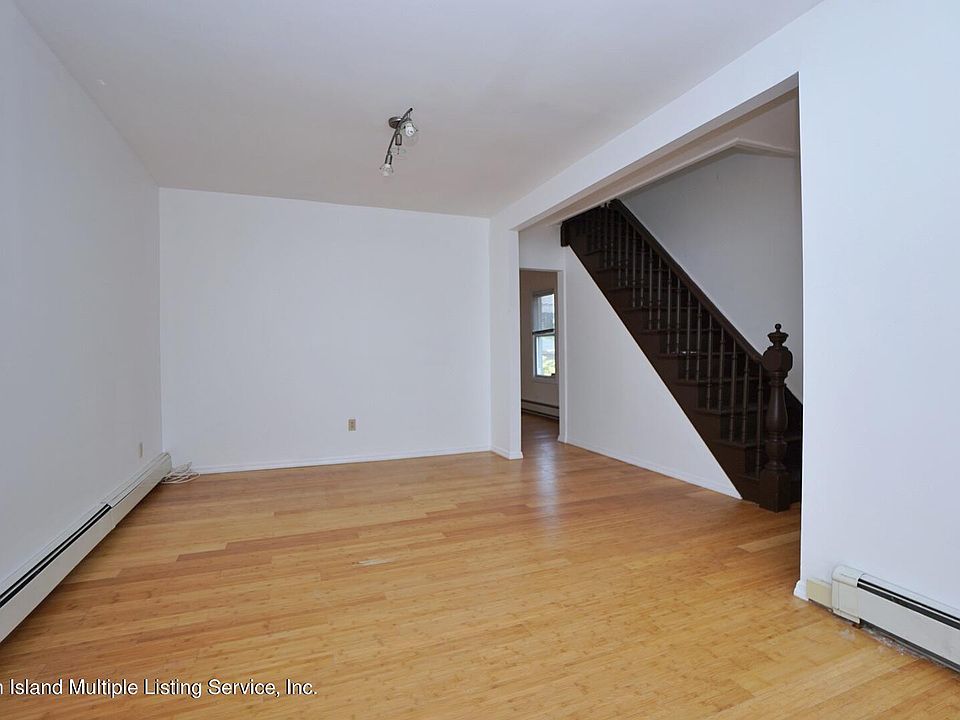 114 Lockman Ave Staten Island NY | Zillow