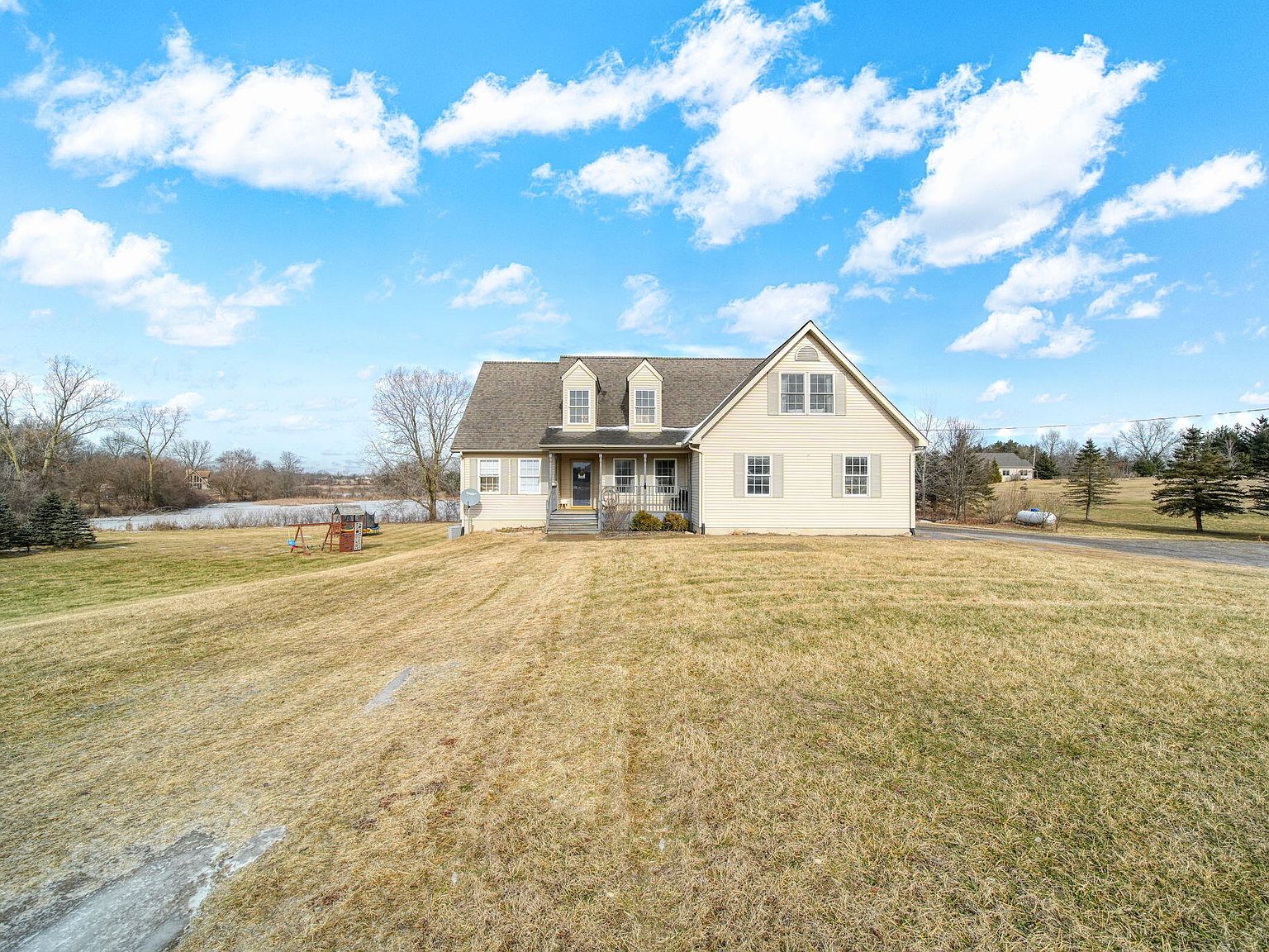 1066 N Portage Rd, Jackson, MI 49201 | Zillow