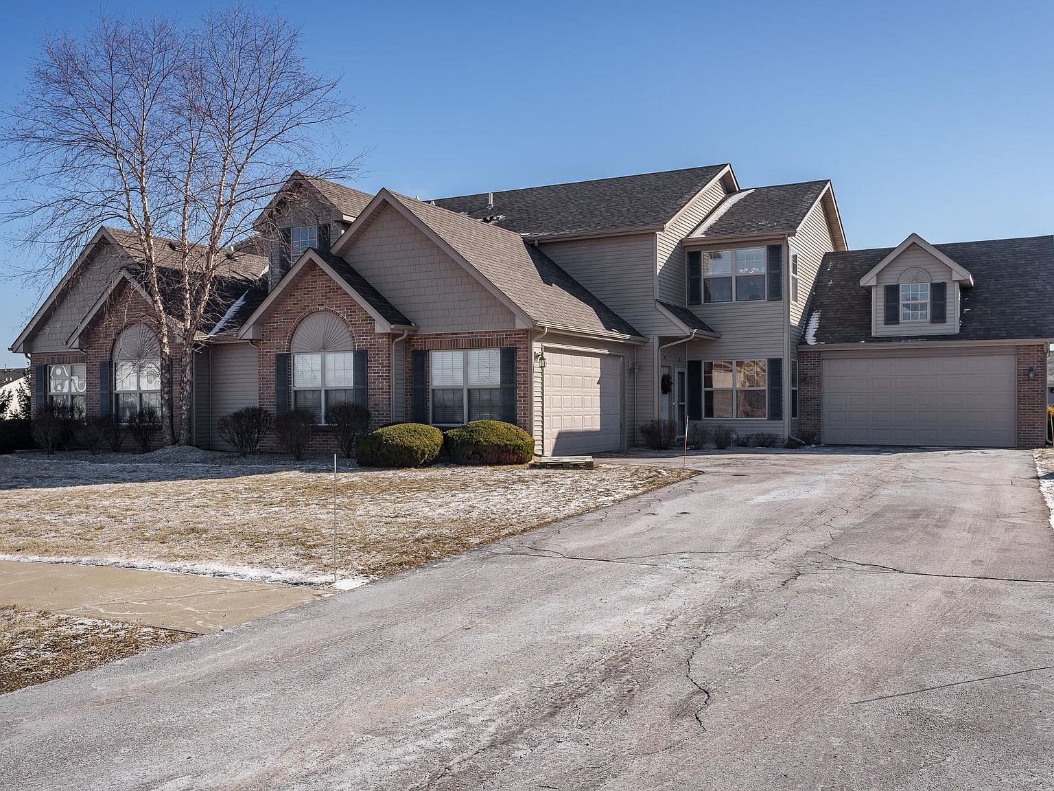 7285 Rolling Hills Ln, Machesney Park, IL 61115 | Zillow