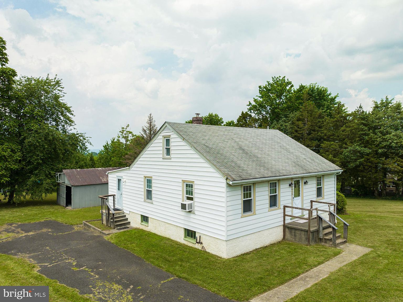2413 New Hanover Square Rd, Gilbertsville, PA 19525 | Zillow