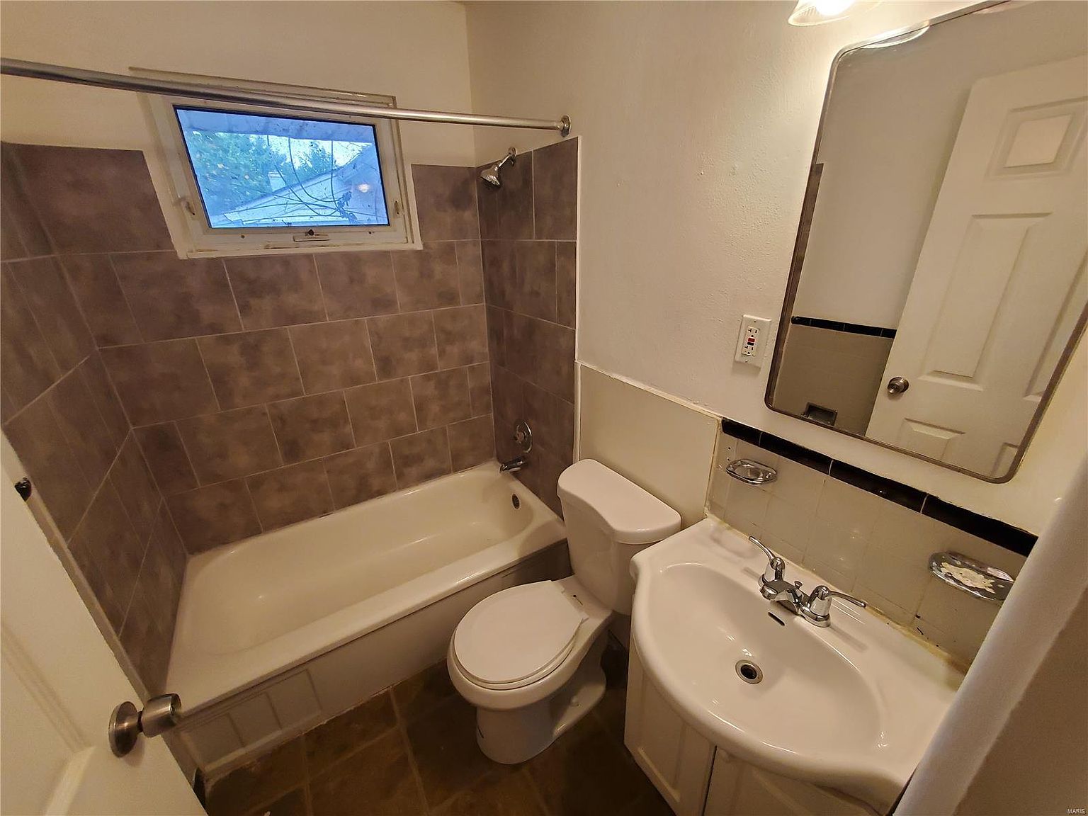 101 Roderick Dr, Saint Louis, MO 63137 | Zillow