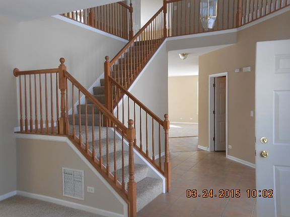 1714 Castle Ct, Elgin, IL 60120 | Zillow