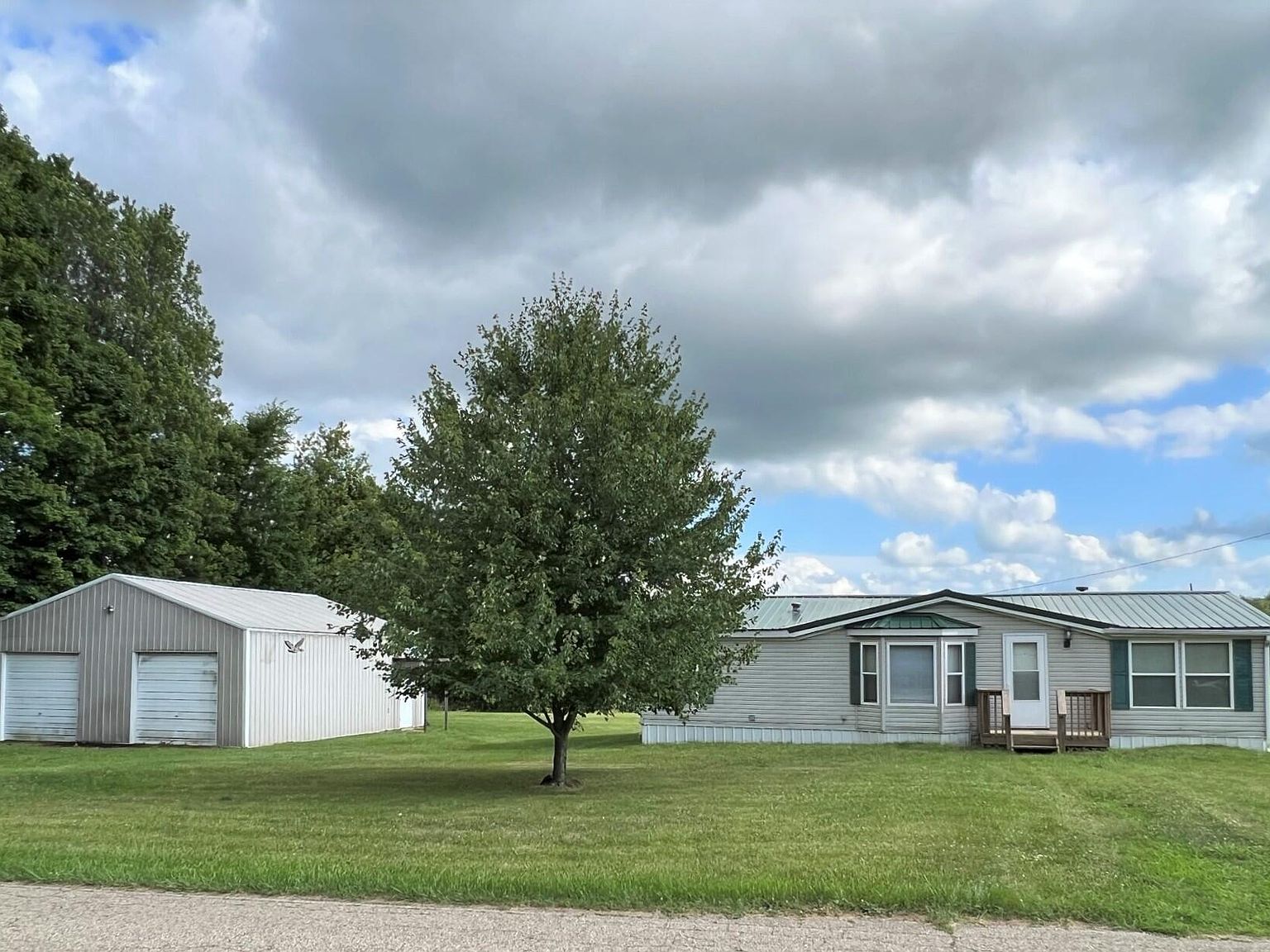 18015 Chain Lake St, Cassopolis, MI 49031 | Zillow