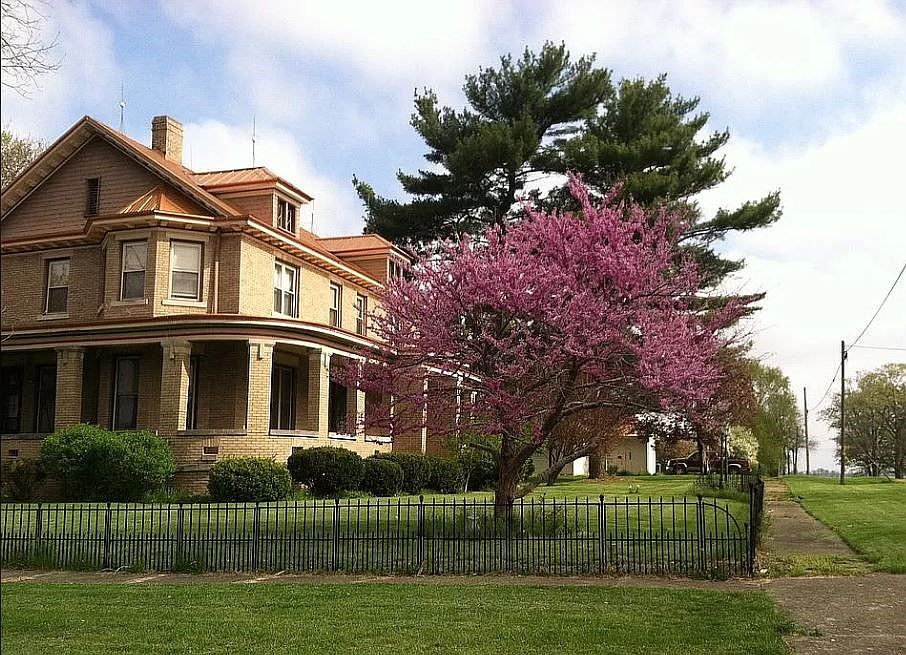 401 6th St, Redmon, IL 61949 | Zillow