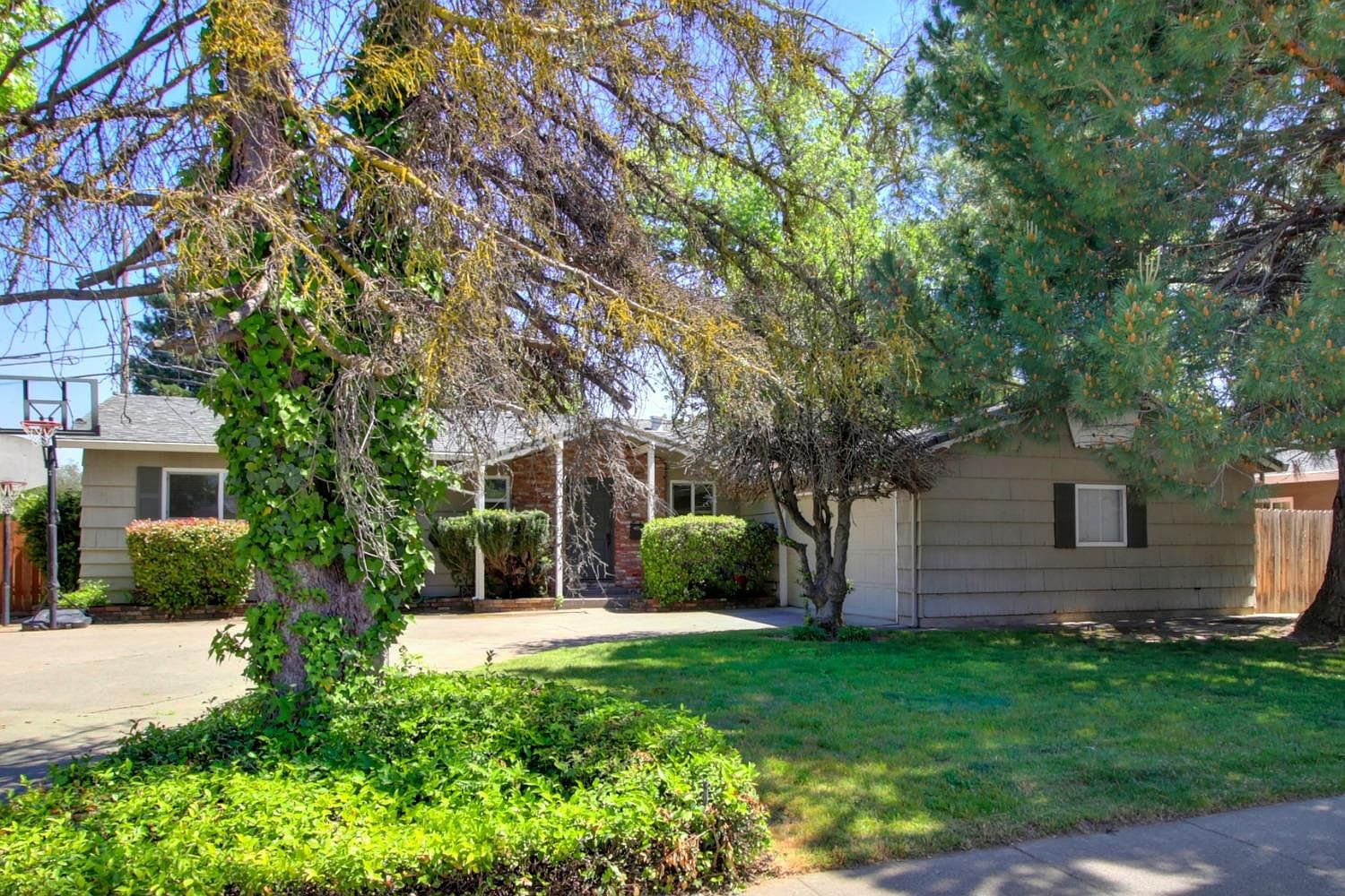 1520 Gary Way, Carmichael, CA 95608 | Zillow