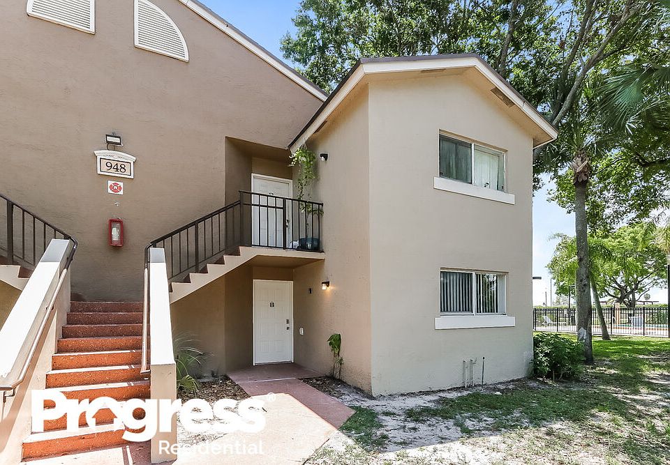 948 Lake Victoria Dr, West Palm Beach, FL 33411 | Zillow