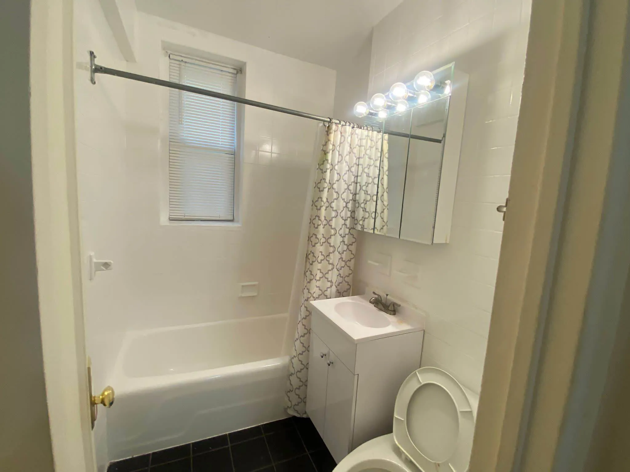 83-60 118th Street #3W in Kew Gardens, Queens | StreetEasy