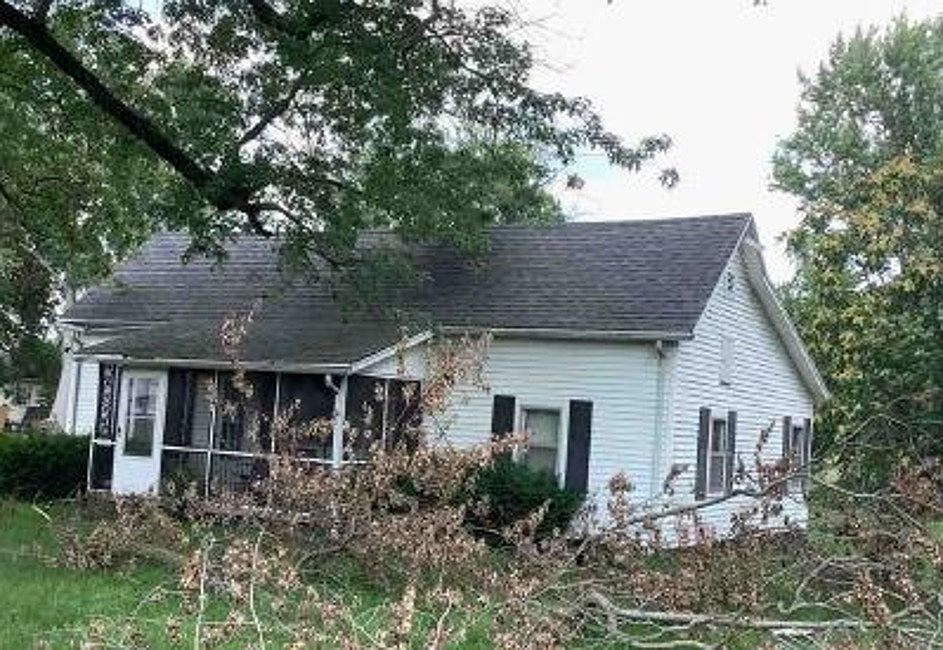 15 E Clay St, Ridge Farm, IL 61870 | MLS #0 | Zillow