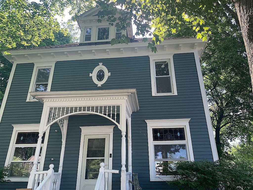 132 S Prospect St, Roselle, IL 60172 | Zillow