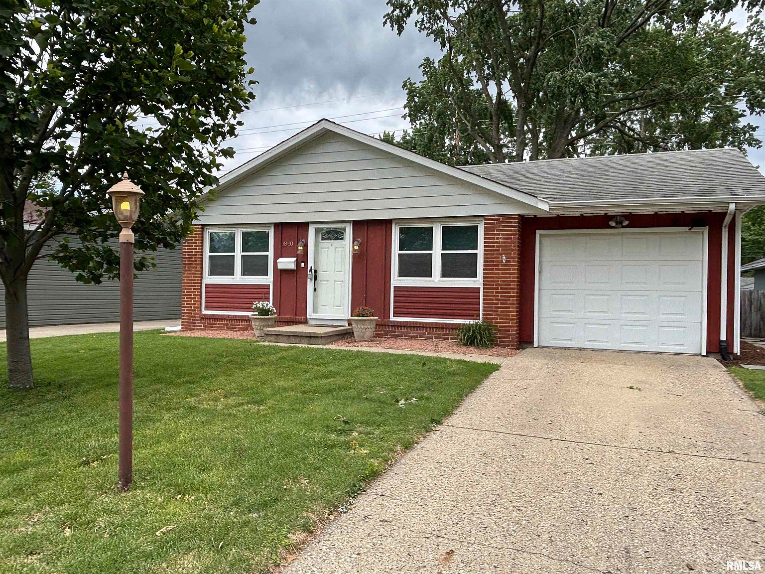 1840 Camden St, Springfield, IL 62702 | Zillow