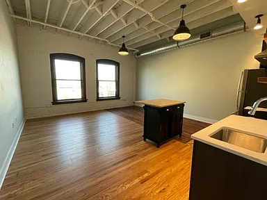 Farnam Hill Lofts - 2570 Farnam St Omaha NE | Zillow