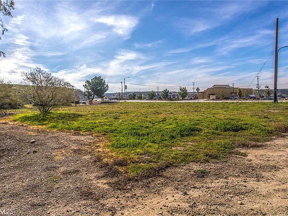 12915 14th St, Yucaipa, CA 92399 | MLS #EV24033806 | Zillow