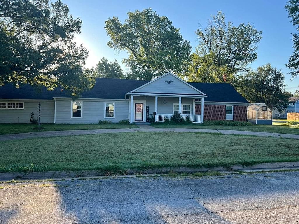 1306 N 6th St, Neodesha, KS 66757 | MLS #47334 | Zillow