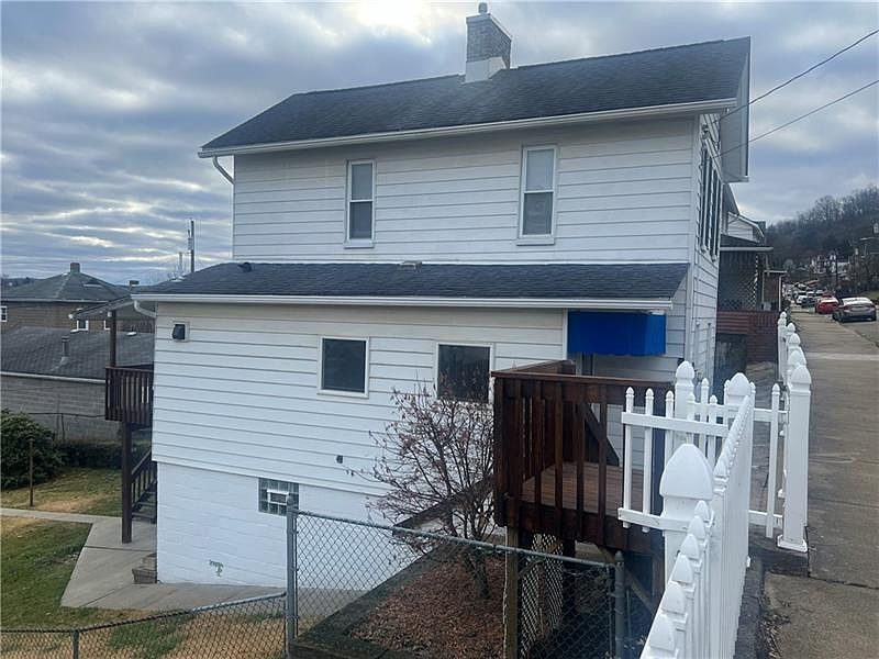 319 W 9th Ave, Tarentum, PA 15084 | MLS #1636794 | Zillow