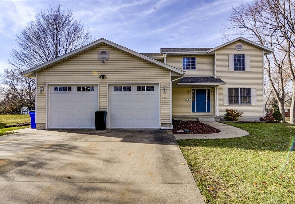 3225 N University Ave, Decatur, IL 62526 | Zillow