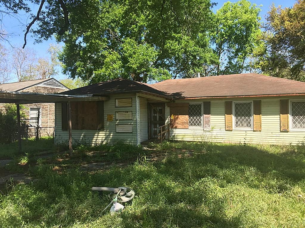 5839 Doolittle Blvd, Houston, TX 77033 | Zillow