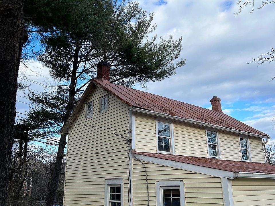 11027 Georgetown Pike, Great Falls, VA 22066 | Zillow