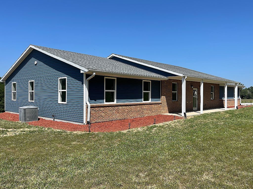 445 Monument Rd, Wathena, KS 66090 | Zillow