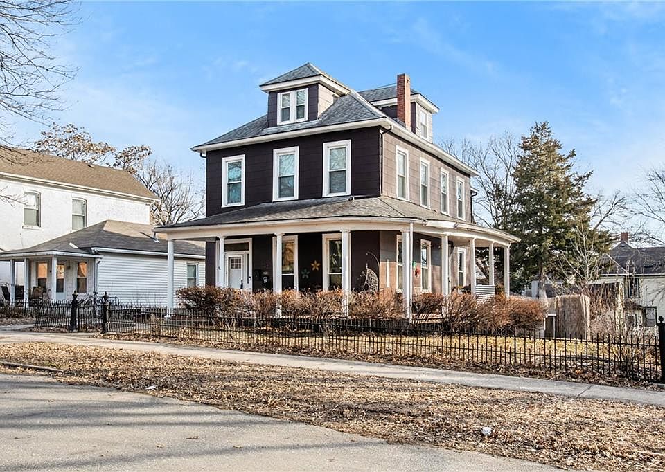527 Kickapoo St, Leavenworth, KS 66048 | Zillow