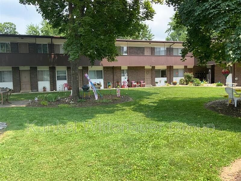 900-101 8th St, Highland, IL 62249 | Zillow