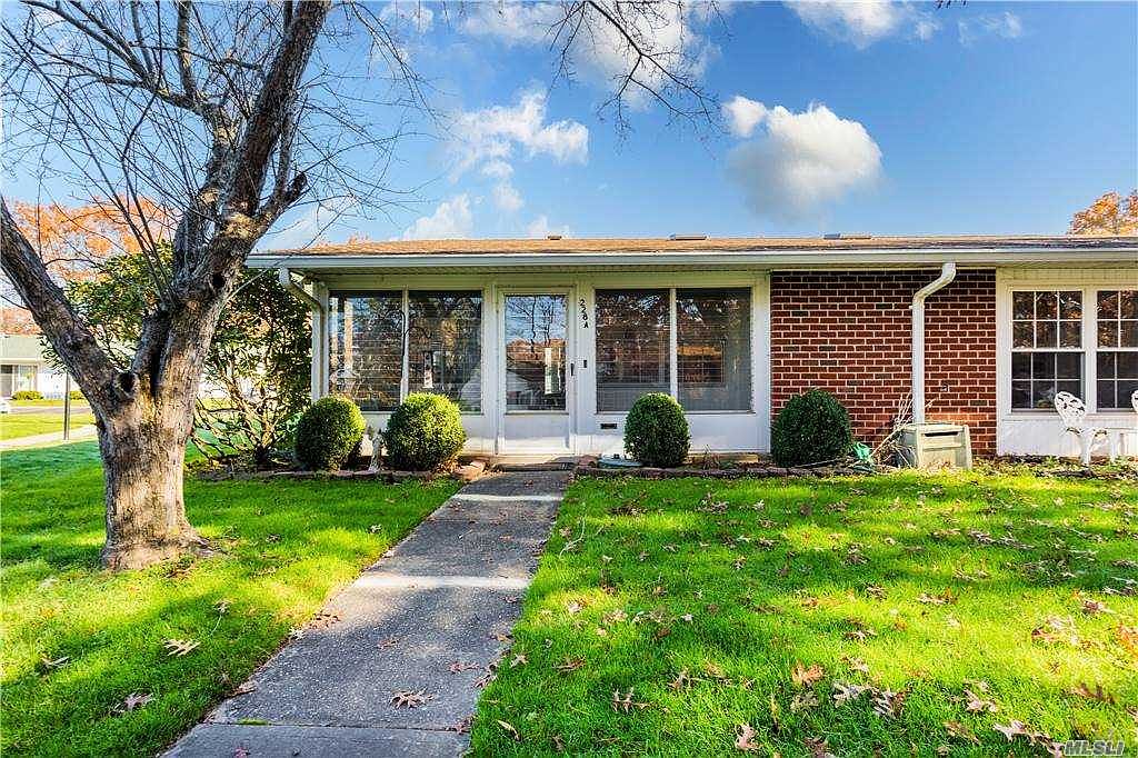 228 Blackpool Ct UNIT A, Ridge, NY 11961 | Zillow