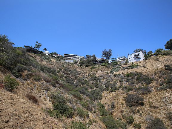 1690 Mountcrest Ave, Los Angeles, CA 90069 | Zillow