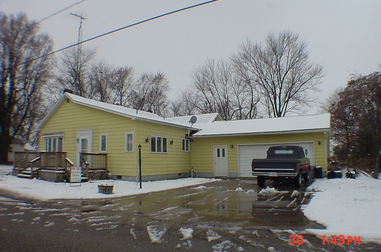 8 S 1st St, Ridge Farm, IL 61870 | Zillow