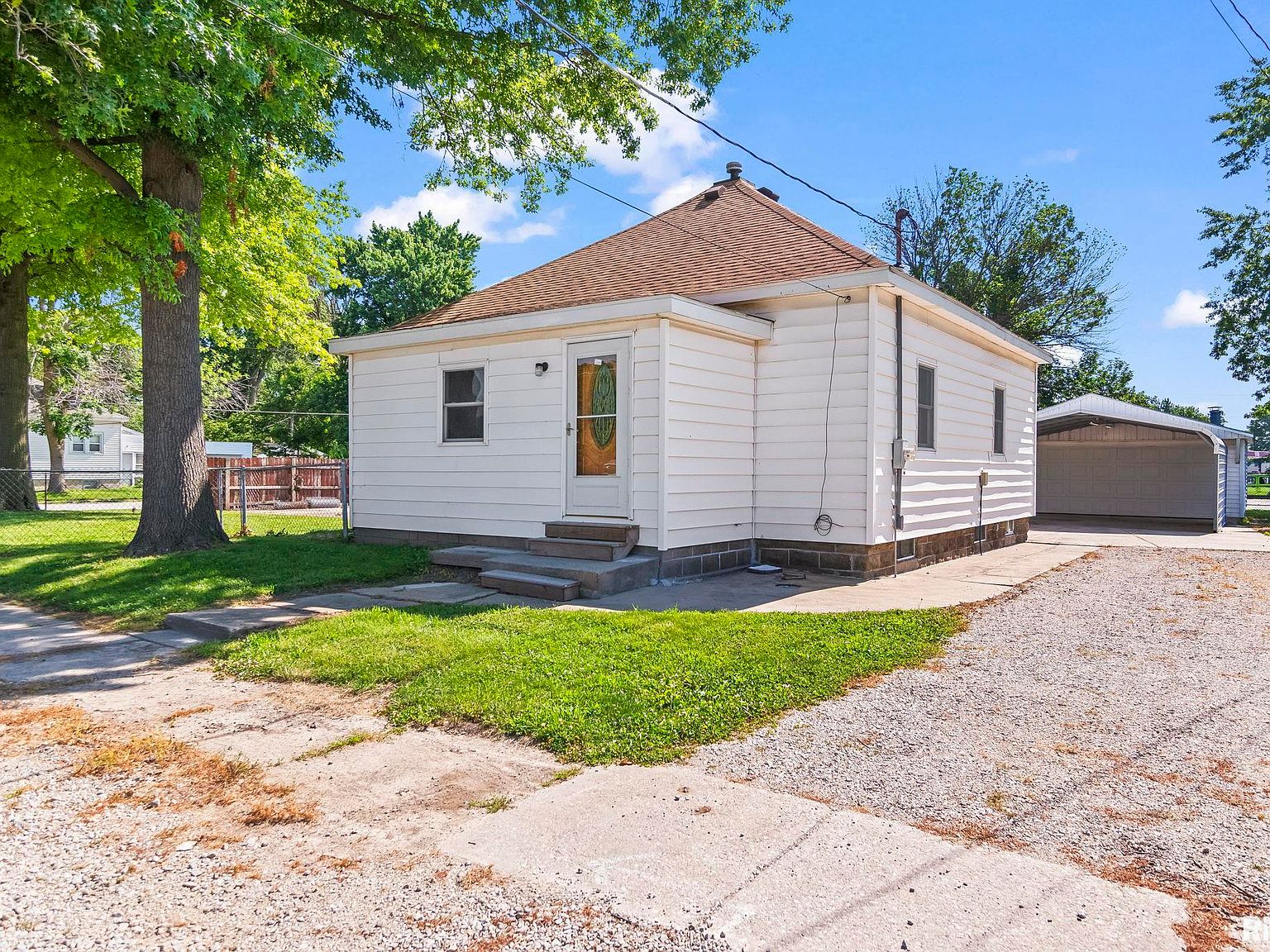 108 Garrison St, Bulpitt, IL 62517 | Zillow