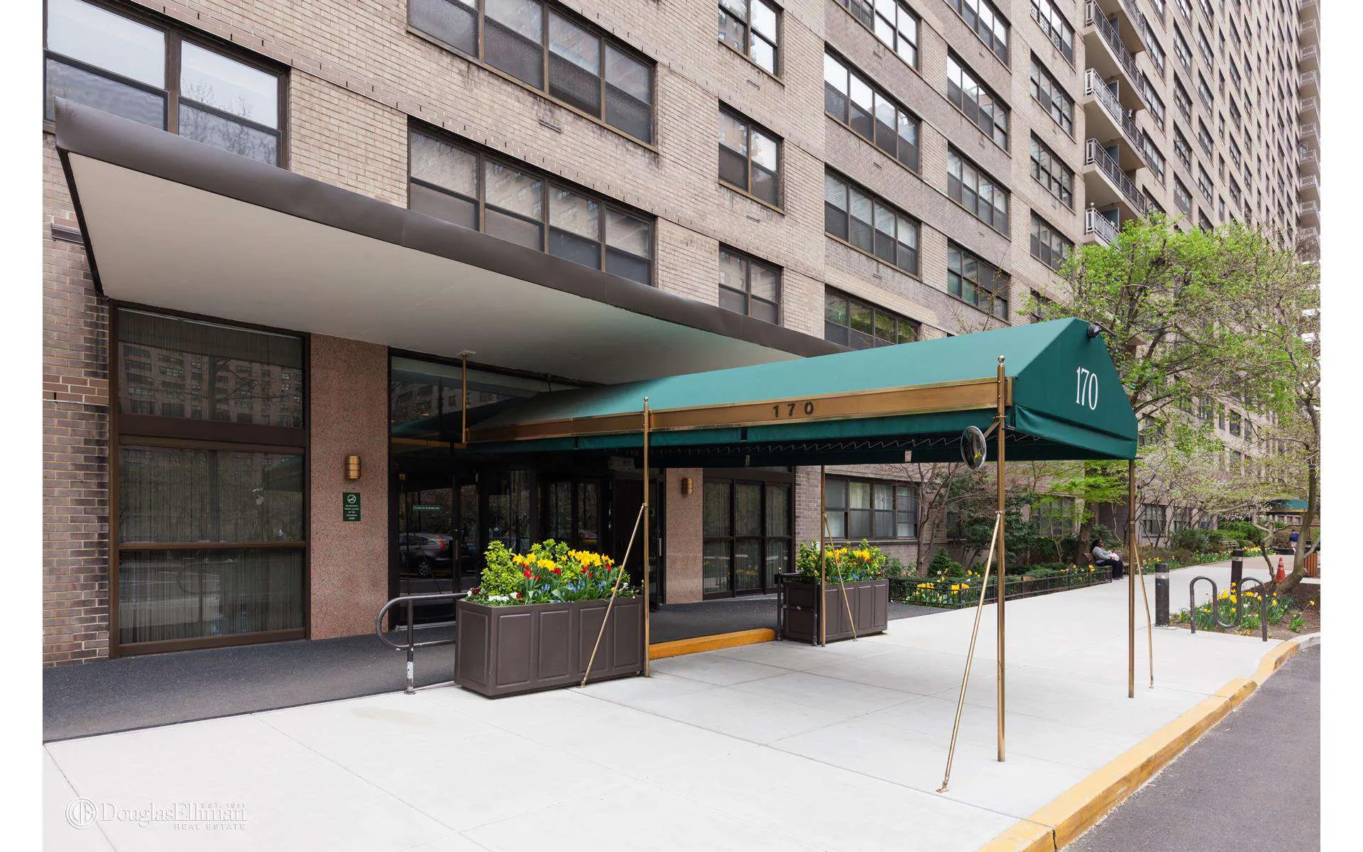170 West End Avenue #20S in Lincoln Square, Manhattan | StreetEasy