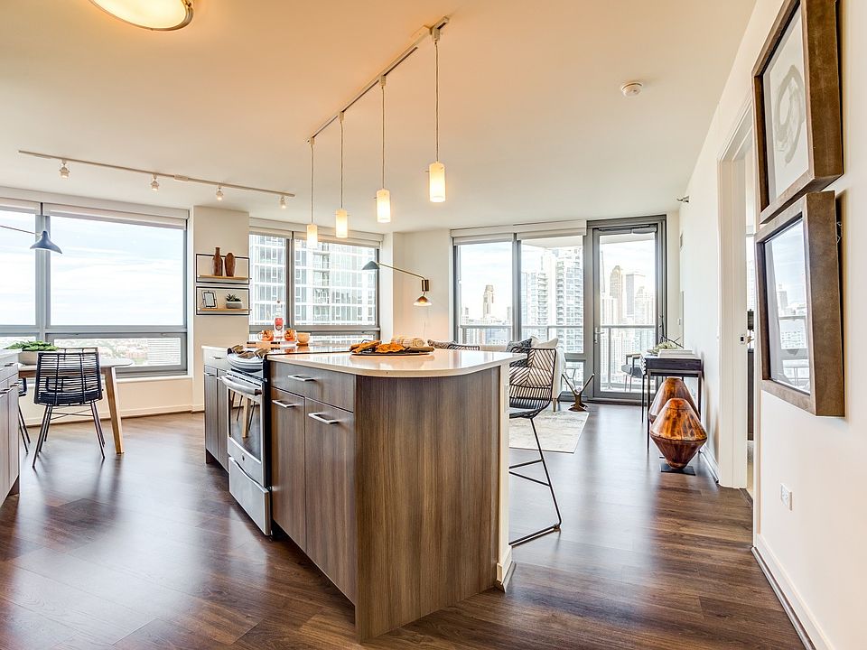 Hubbard Place - 360 W Hubbard St Chicago IL | Zillow