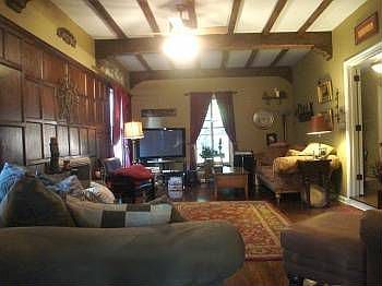 3674 Traver Rd, Shaker Heights, OH 44122 | Zillow