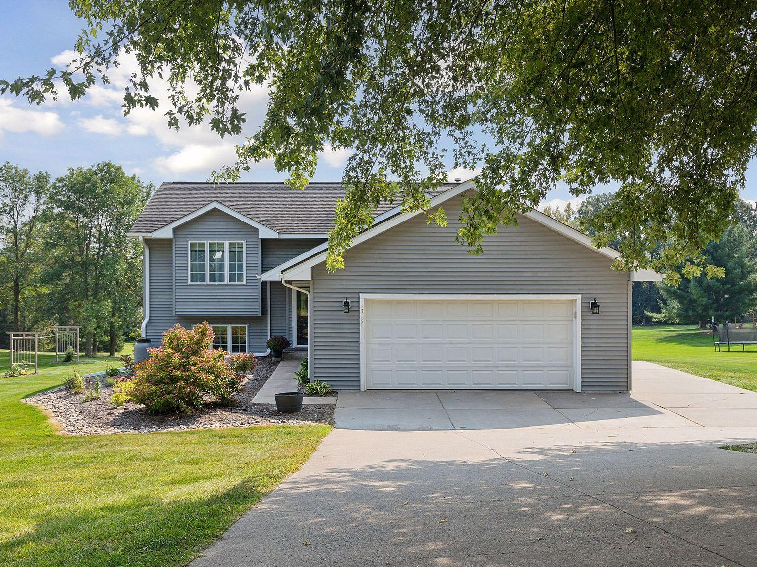 W1315 Skyline Dr, Spring Valley, WI 54767 | Zillow