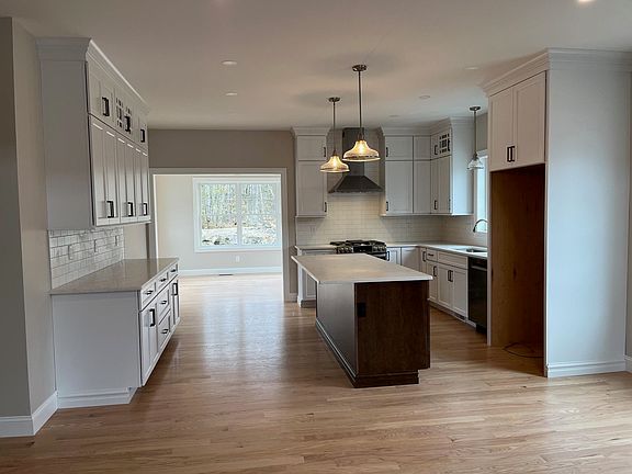 8 Kinsman Lane, Windham, NH 03087 | Zillow