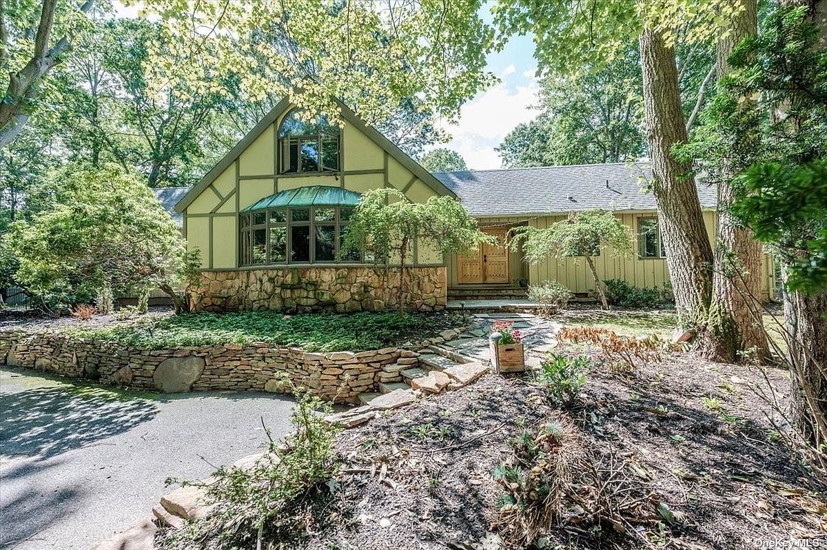 40 Crooked Oak Road, Port Jefferson, NY 11777 | Zillow