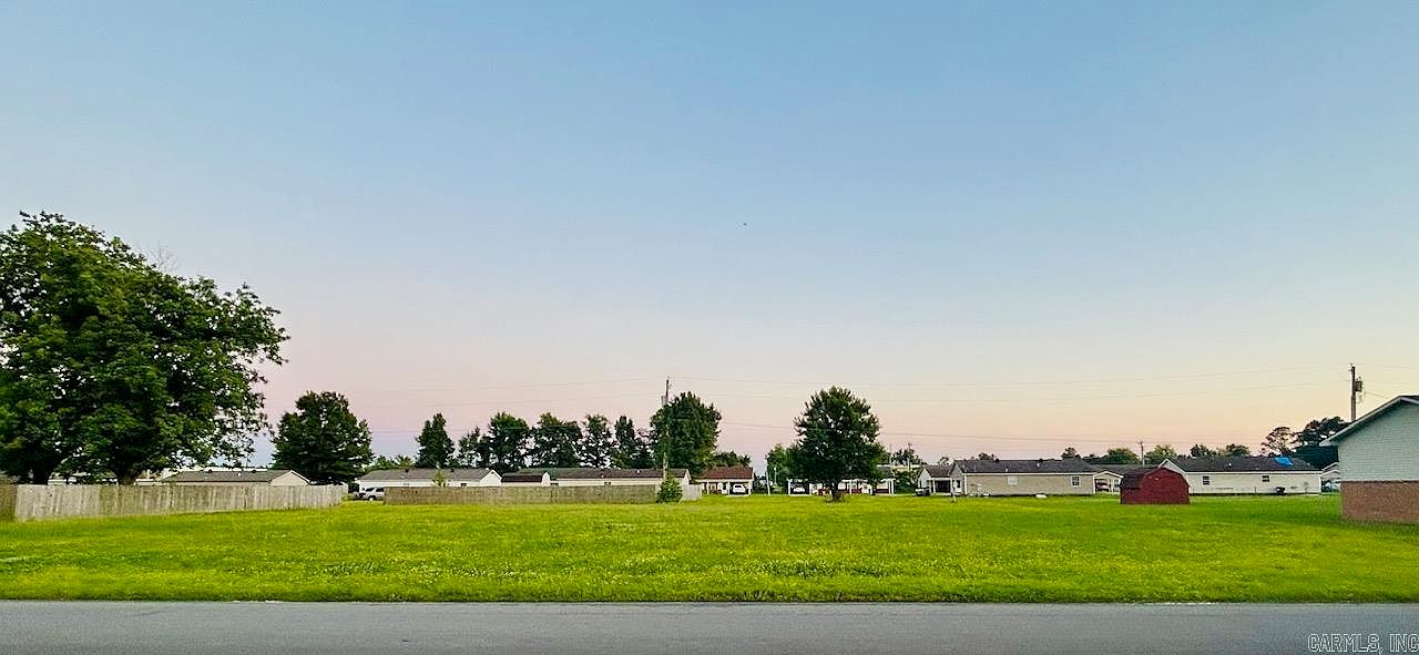 Maxine St, Piggott, AR 72454 | Zillow