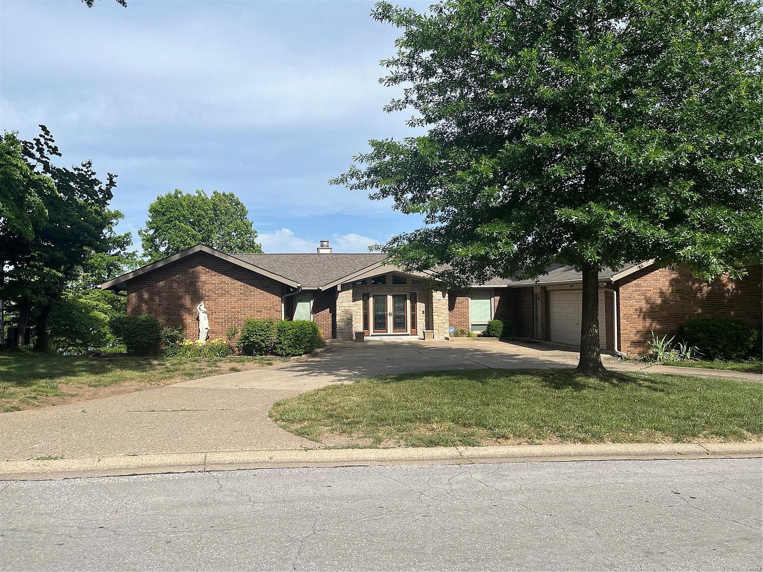 20 Rue Grand Dr, Lake Saint Louis, MO 63367 | Zillow