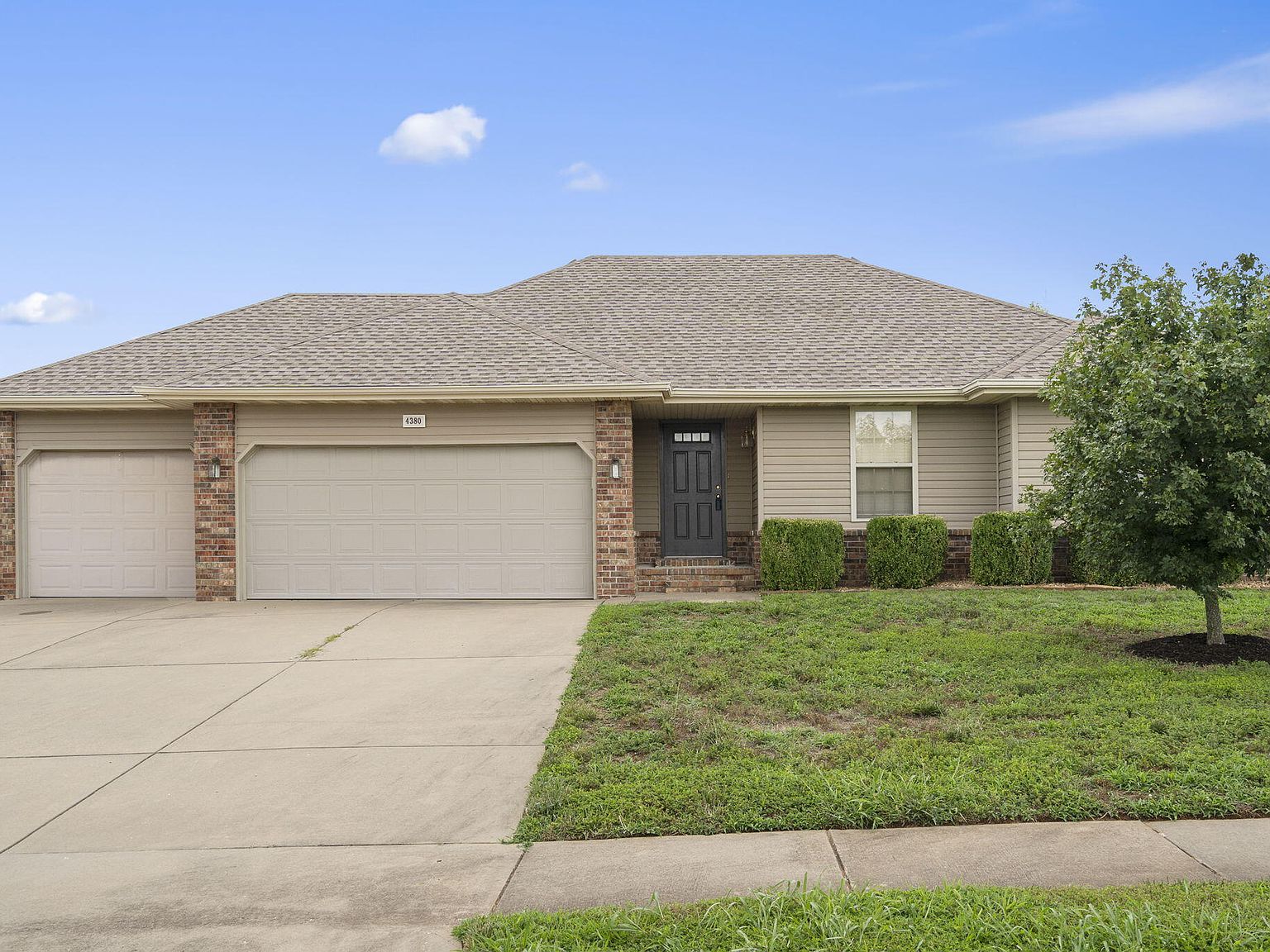 4380 North Toby Avenue, Springfield, MO 65803 | MLS #60247447 | Zillow