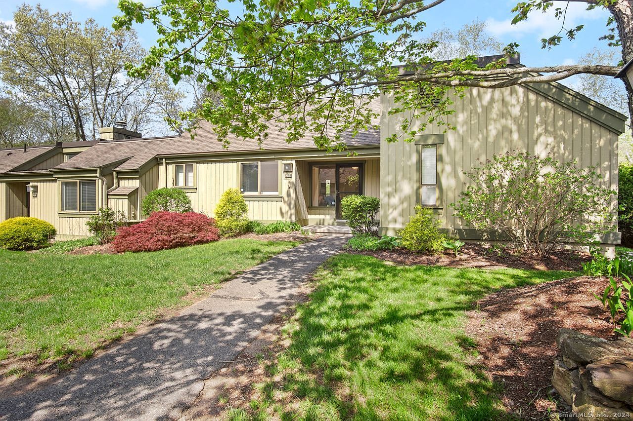 4 Heritage Cir #B, Southbury, CT 06488 | MLS #24013527 | Zillow