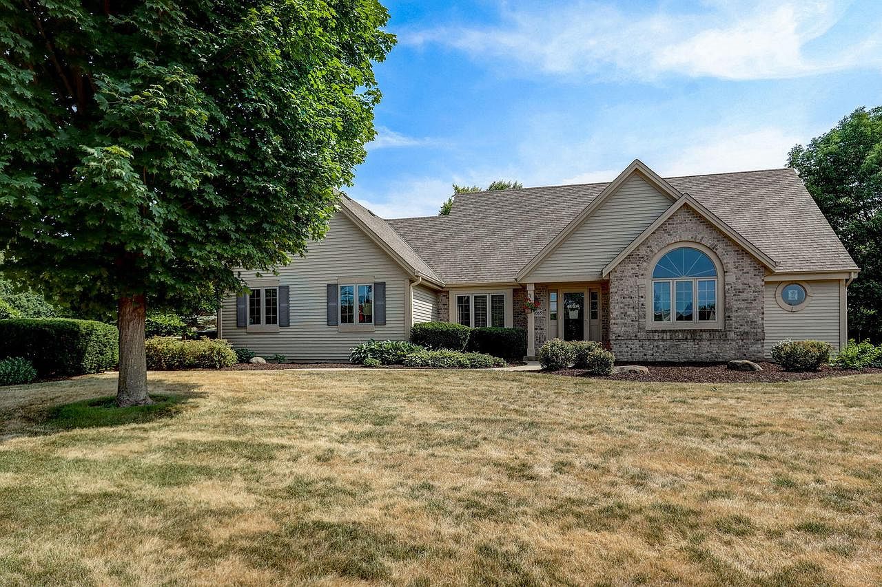 20065 West Rustic Ridge DRIVE, New Berlin, WI 53146 | Zillow