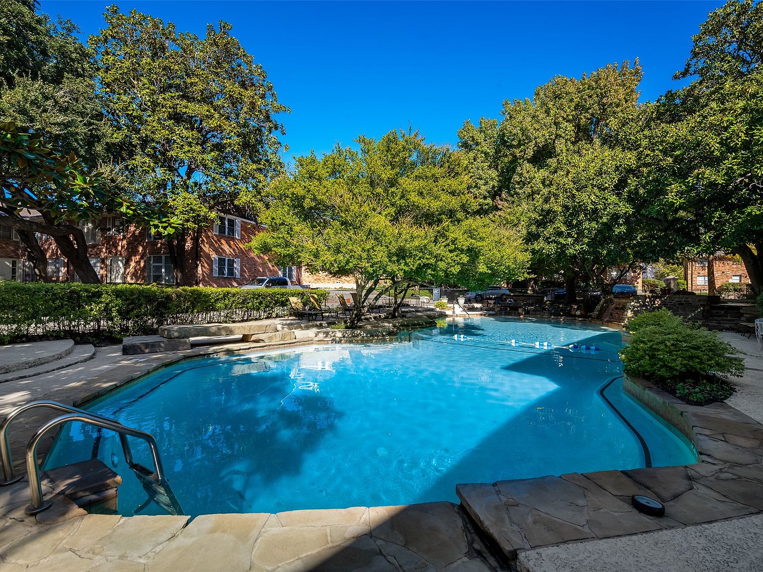 3015 Mahanna Springs Dr APT E, Dallas, TX 75235 | Zillow
