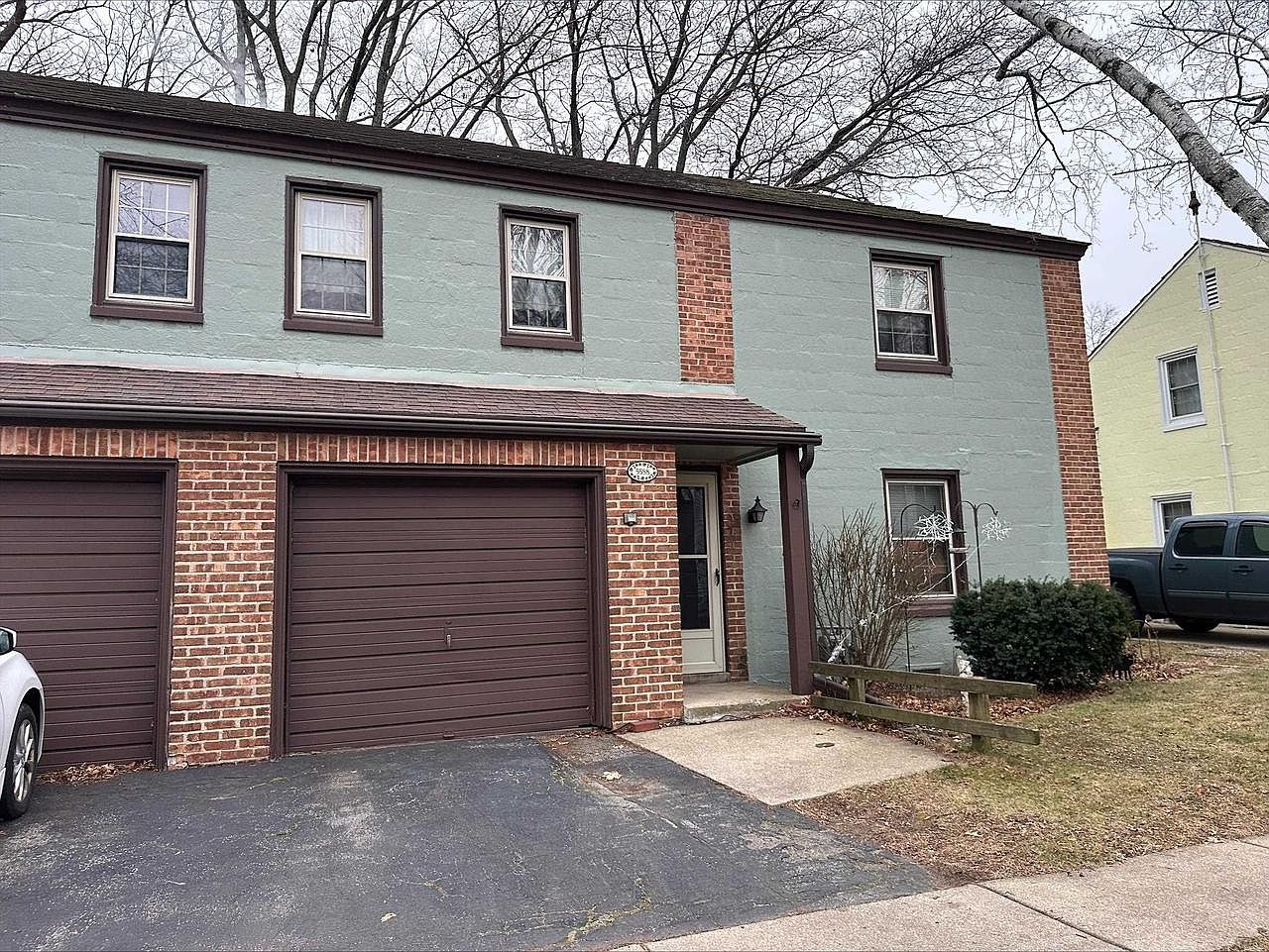 5586-5588 Azalea Court, Greendale, WI 53129 | Zillow