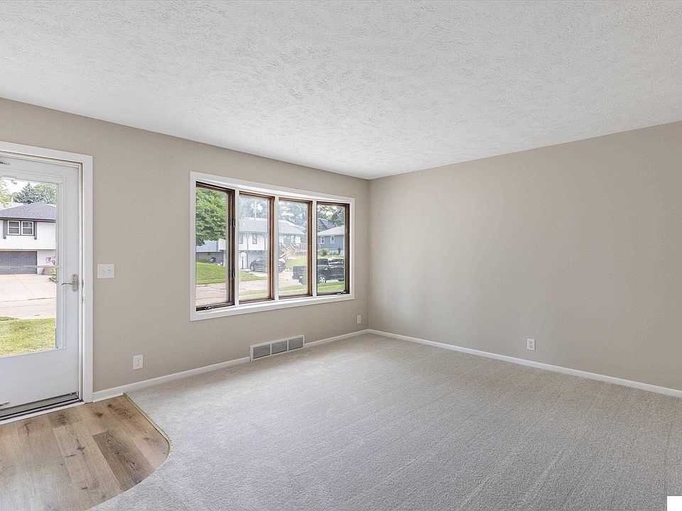 7903 Nina St, Omaha, NE 68124 | Zillow
