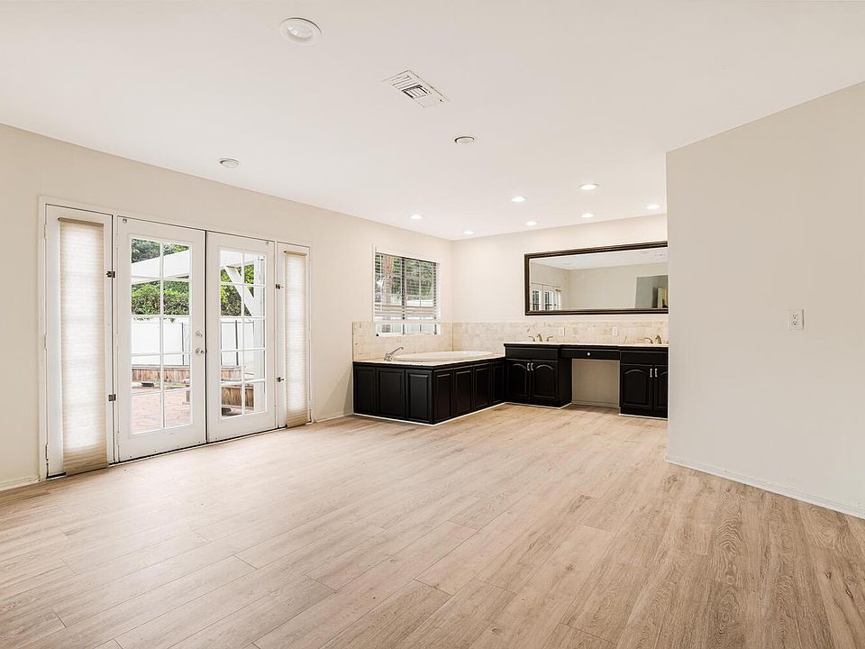 7014 Bianca Ave Van Nuys, CA, 91406 - Apartments for Rent | Zillow