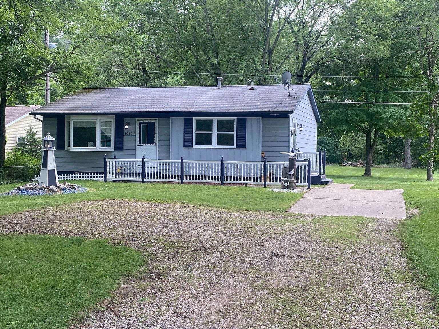 10304 S Sprinkle Rd, Vicksburg, MI 49097 | Zillow