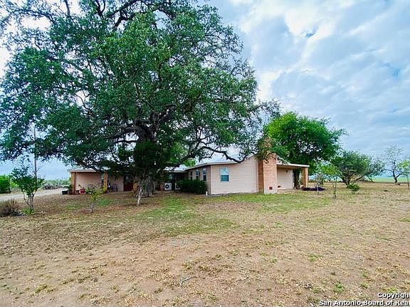 1849 CR 340, Knippa, TX 78870 | MLS #1682177 | Zillow