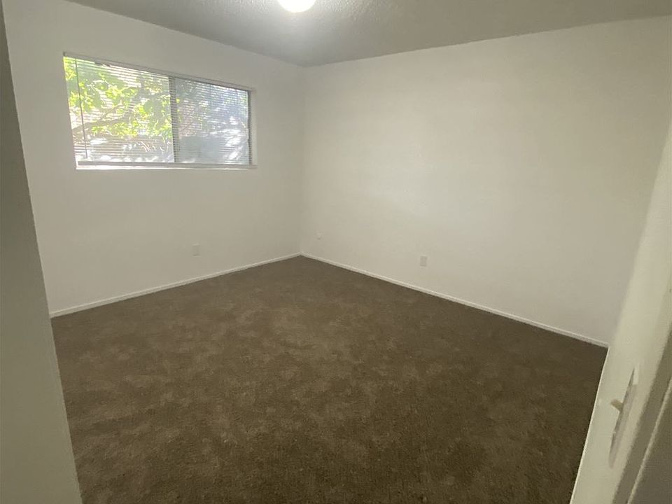 93 E Hazelwood Ln APT C, Lemoore, CA 93245 | Zillow