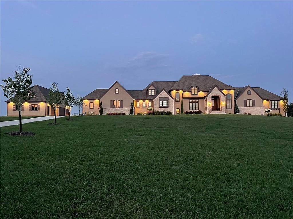 18111 Melrose Dr, Overland Park, KS 66013 | MLS #2428786 | Zillow