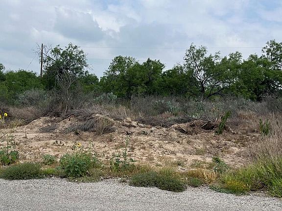 245 Lisa Blvd, Eagle Pass, TX 78852 | MLS #78201 | Zillow