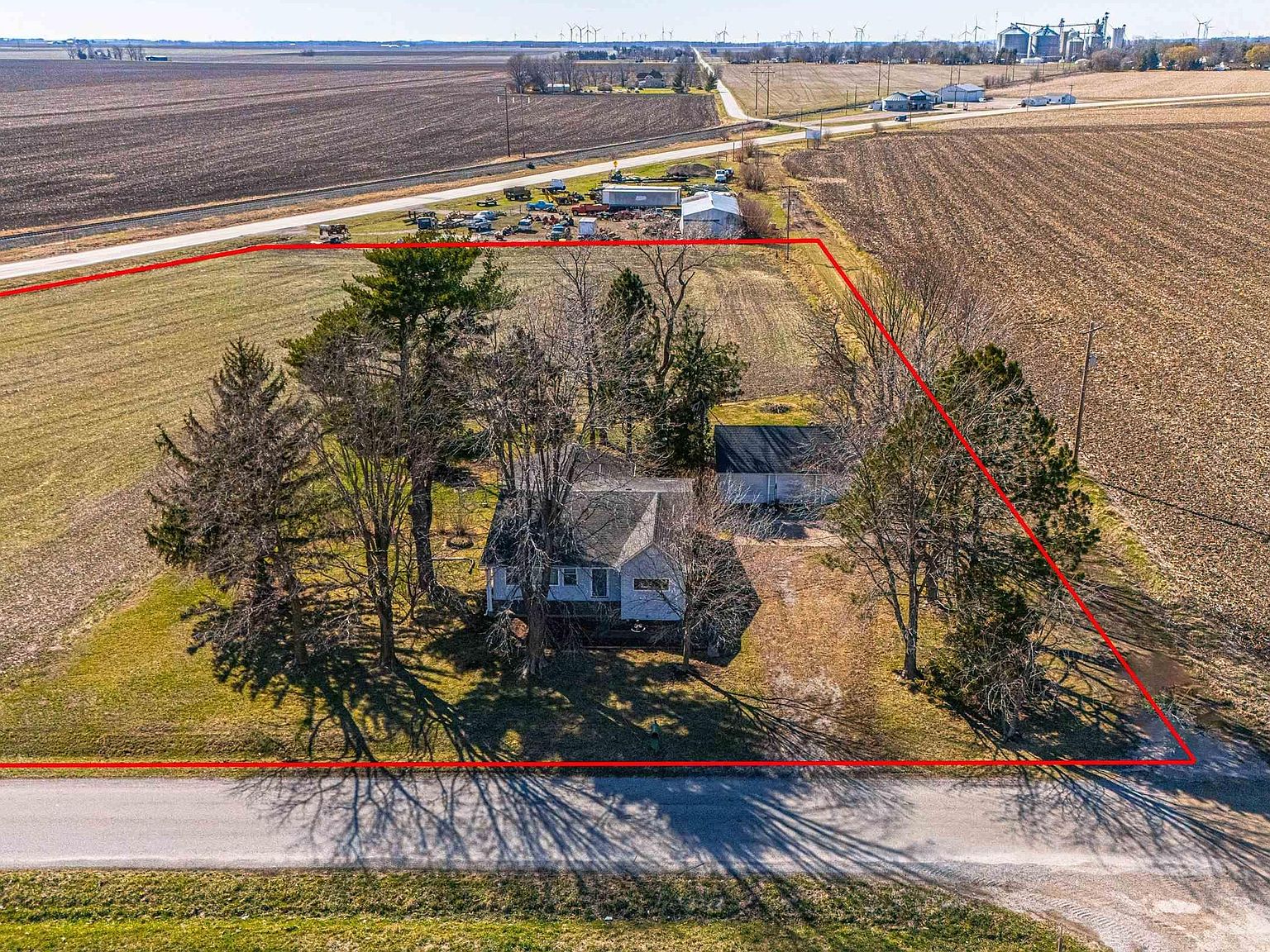 297 2400th Ave, Latham, IL 62543 | Zillow
