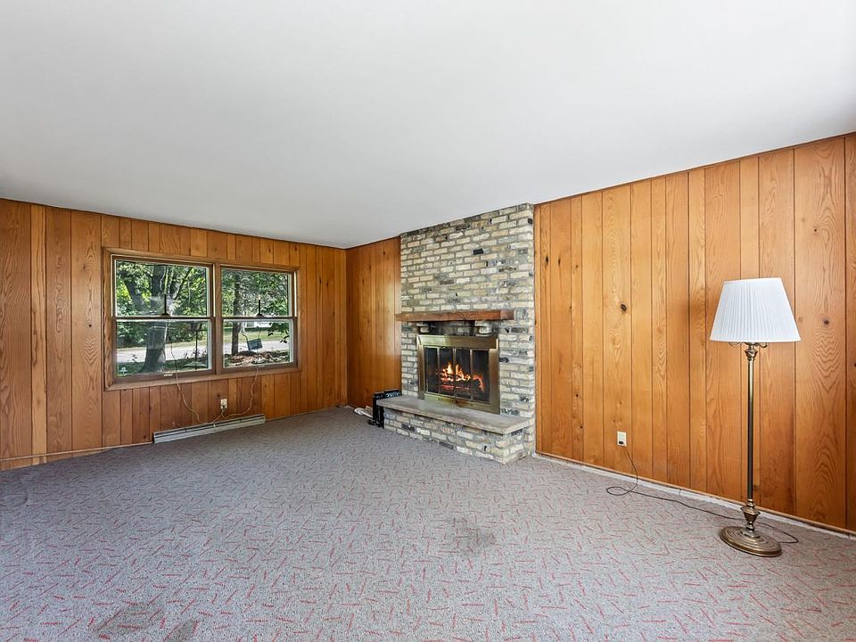 161 Wolf DRIVE, Dousman, WI 53118 | MLS #1850235 | Zillow